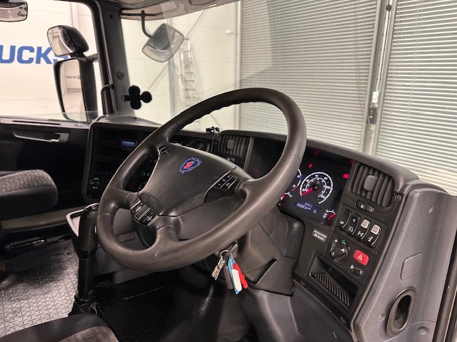 Scania R380 8x4 Double Drive Sleeper Cab Flatbed Manual | Law Trucks